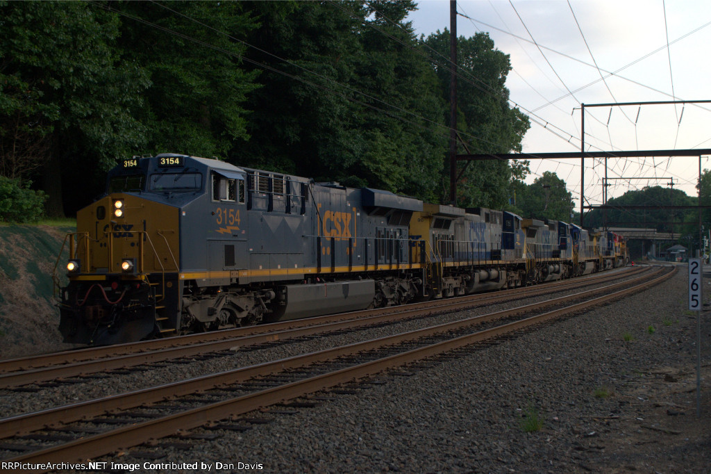 CSX ES44AH 3154 leads X789-22
